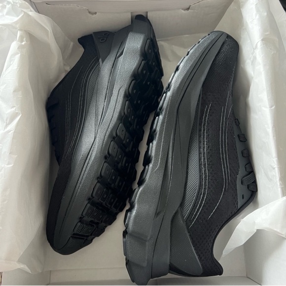 ALO Yoga | Shoes | Alo Yoga Runner Sneakers | Poshmark